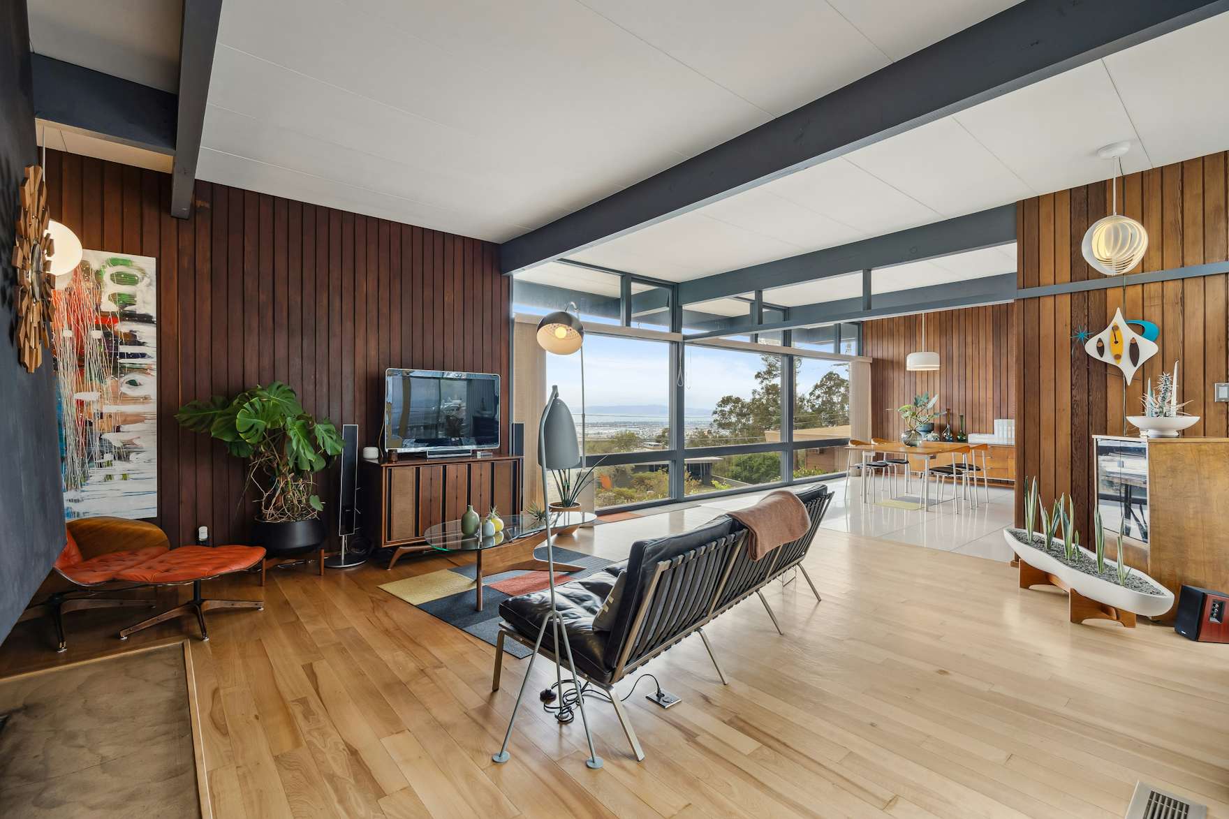 Photo 3 of 11 in Walls of Glass Frame Bay Views in This $1.8M Oakland ...