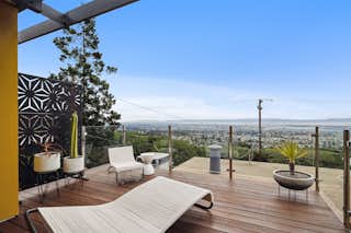 Photo 11 of 11 in Walls of Glass Frame Bay Views in This $1.8M Oakland ...