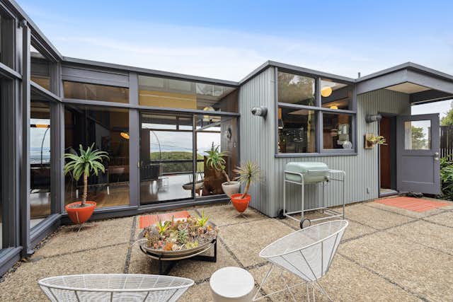 Photo 11 of 11 in Walls of Glass Frame Bay Views in This $1.8M Oakland ...