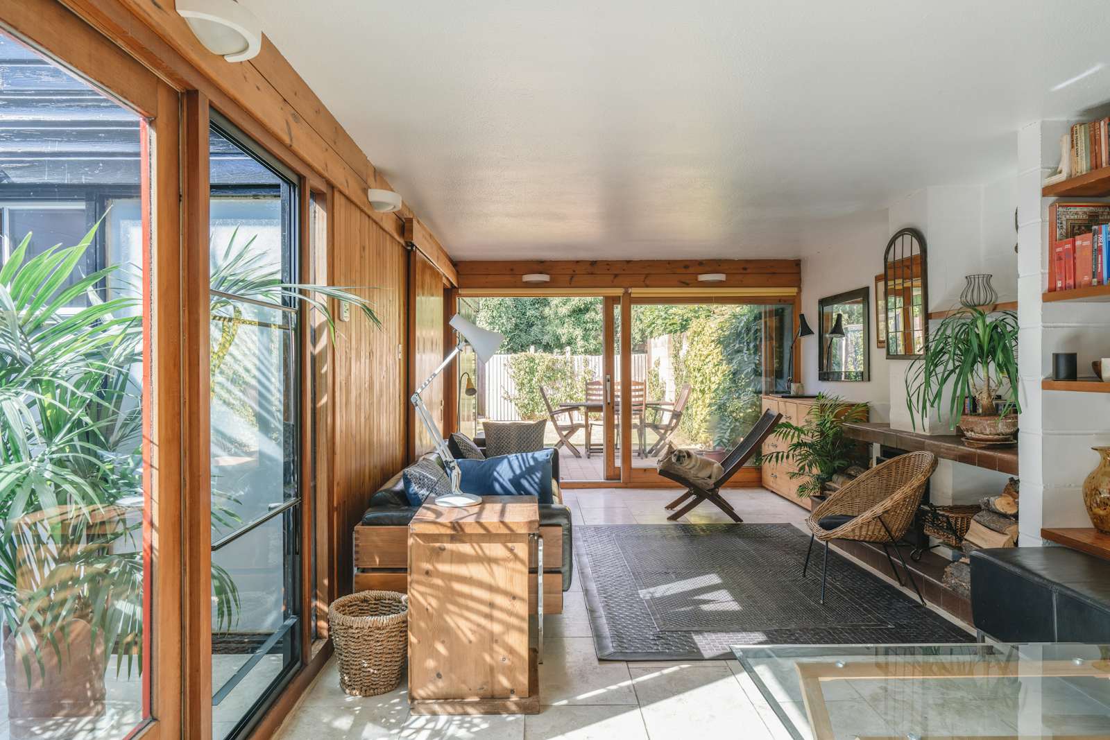 Photo 2 of 9 in This £860K Midcentury in the English Countryside Is ...