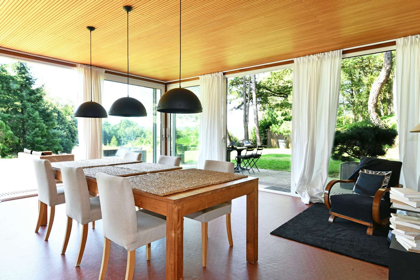 Photo 5 of 11 in The Case Study Houses Inspired This €1.3M Midcentury ...