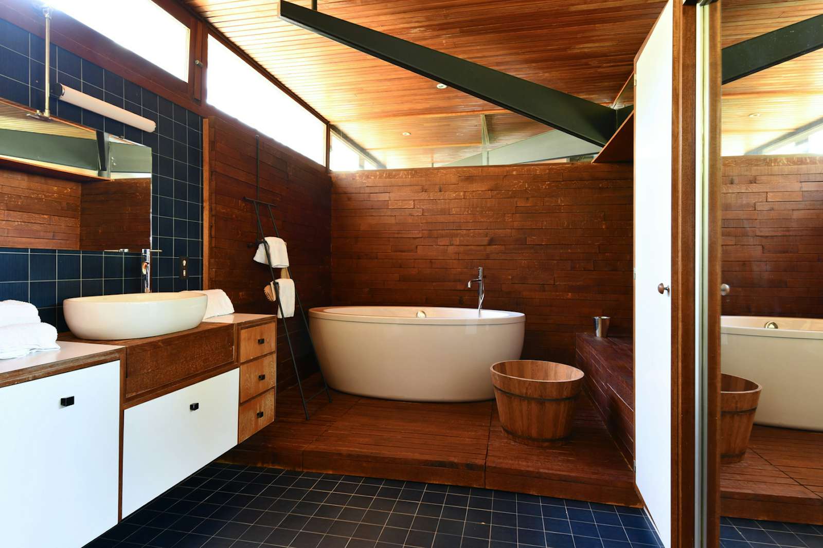 Photo 9 of 11 in The Case Study Houses Inspired This €1.3M Midcentury ...