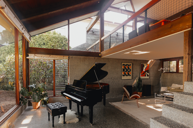 Photo 7 of 10 in A Never-Before-Seen Arthur Erickson Midcentury Lists ...
