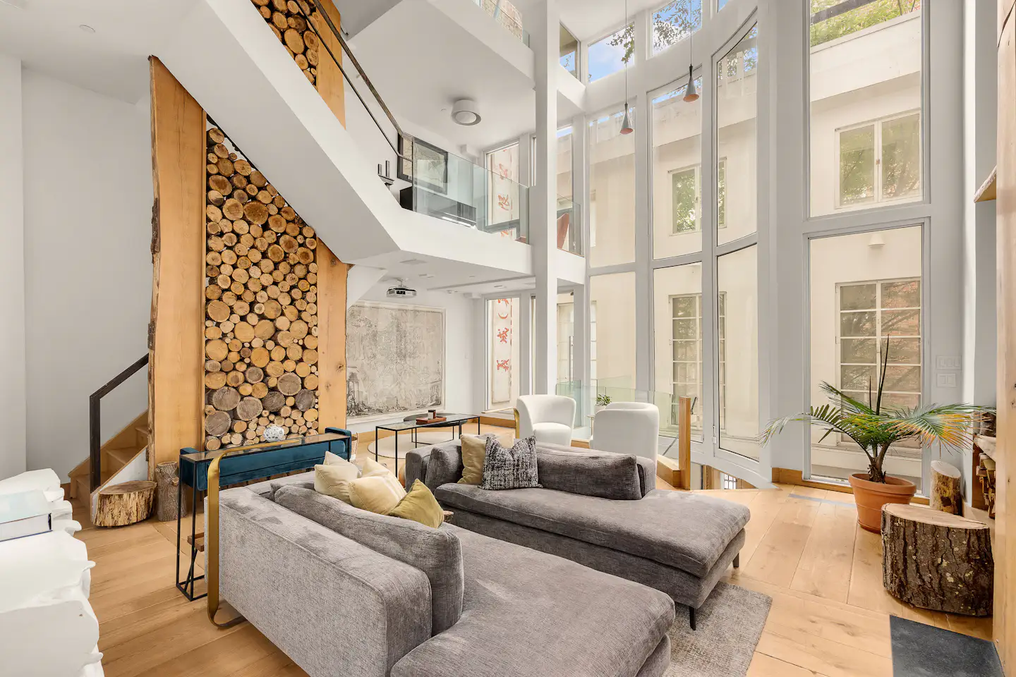 Photo 5 of 10 in Hey Rock Climbing Buffs: This Manhattan Townhouse Has ...