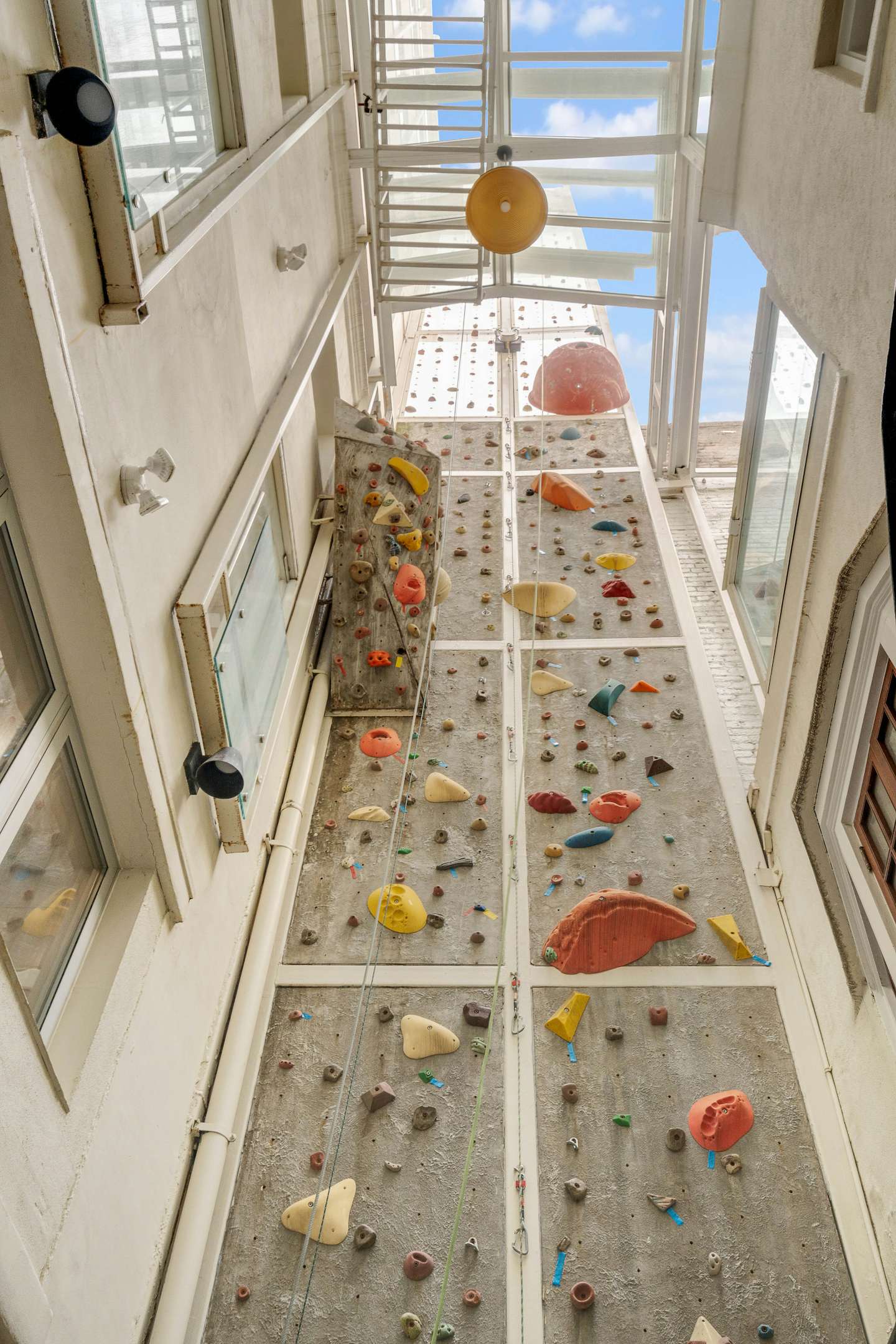 Photo 6 of 10 in Hey Rock Climbing Buffs: This Manhattan Townhouse Has ...