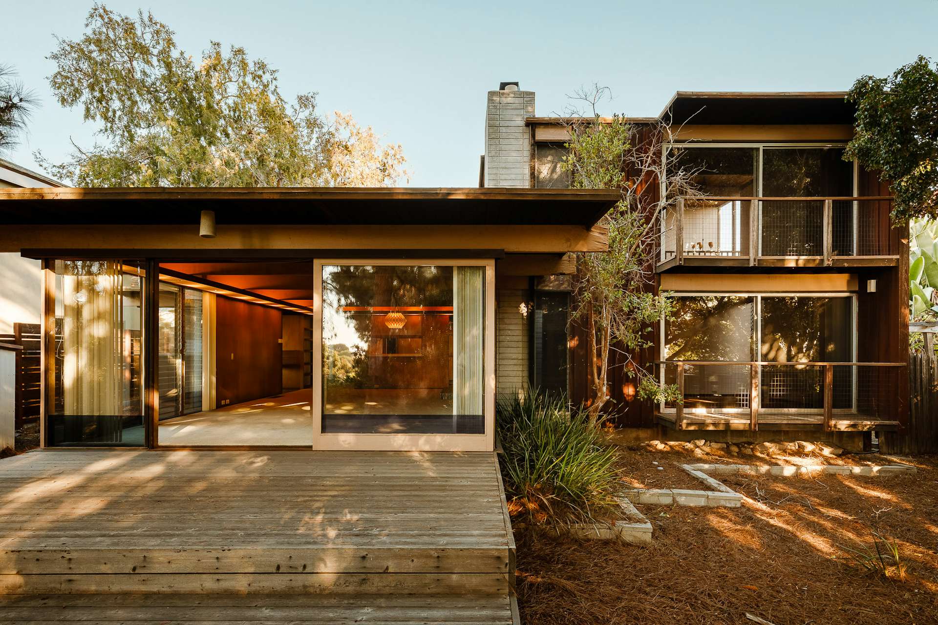 Photo 1 of 15 in This $2.5M Midcentury by a Frank Lloyd Wright Apprentice Just Listed for the ...
