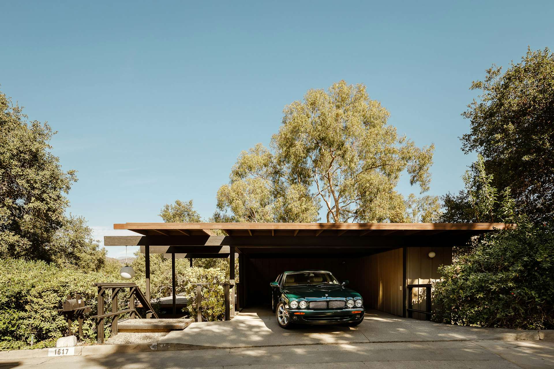 Photo 7 of 15 in A Landmark Midcentury by the Father of California Post ...