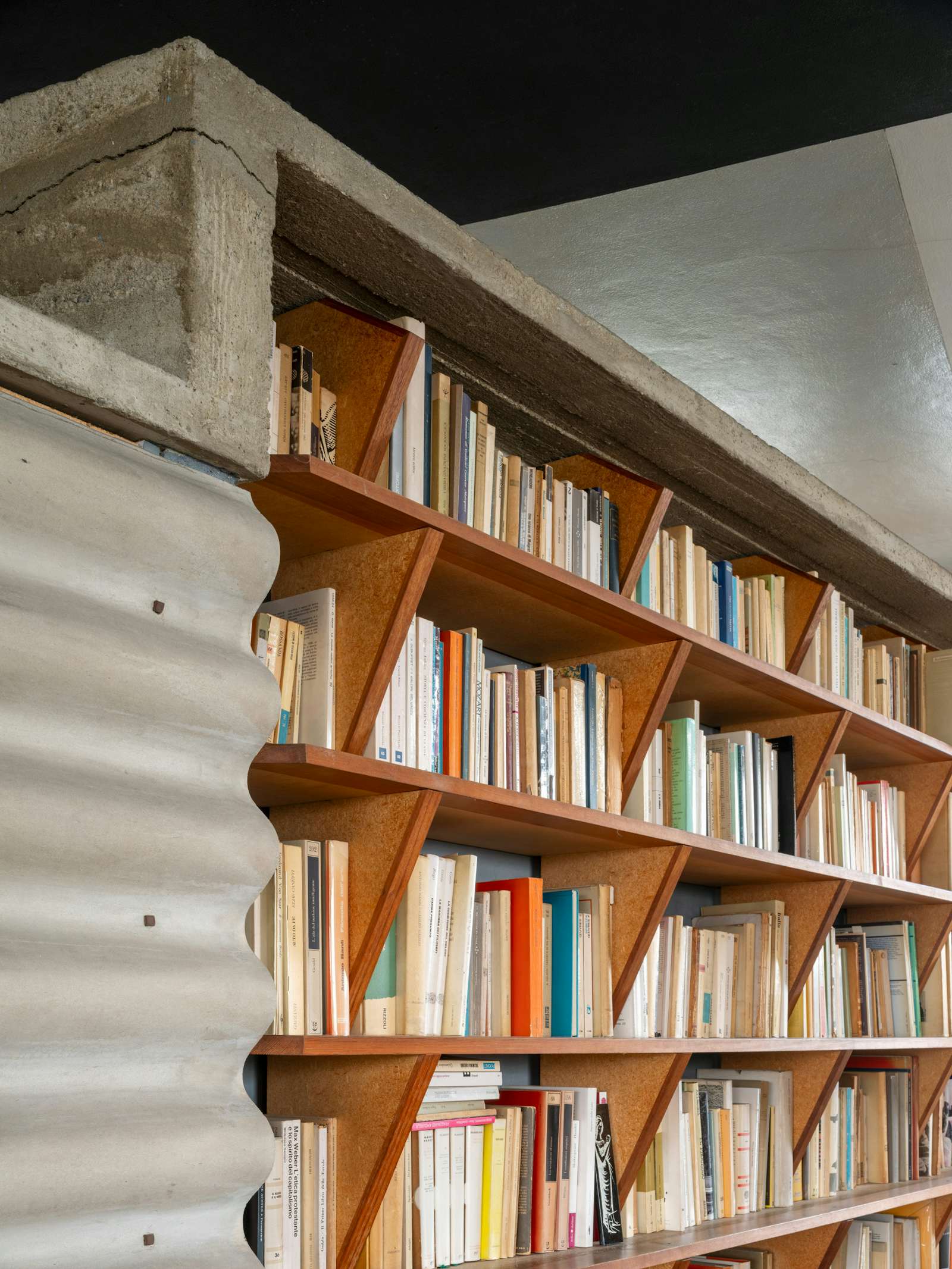 Photo 4 of 17 in Take a Rare Look Inside an Ahead-of-Its-Time Home by ...