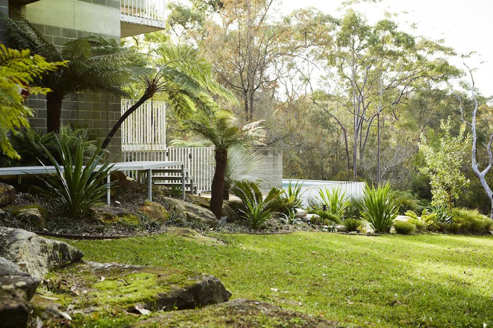 How They Pulled It Off: A Sprawling Garden Inspired by a Neighboring ...