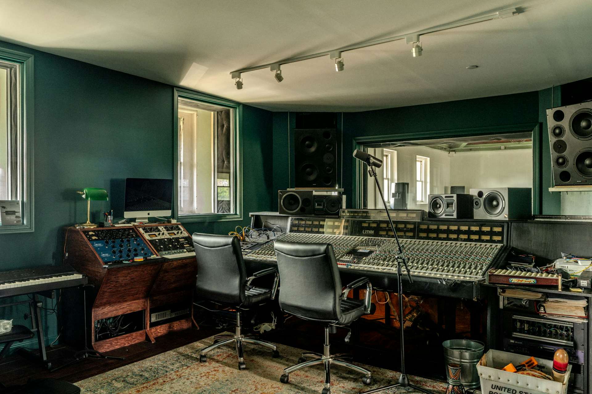 Photo 14 of 16 in In Philly, a Home in a Historic Brick Bank Hits the ...