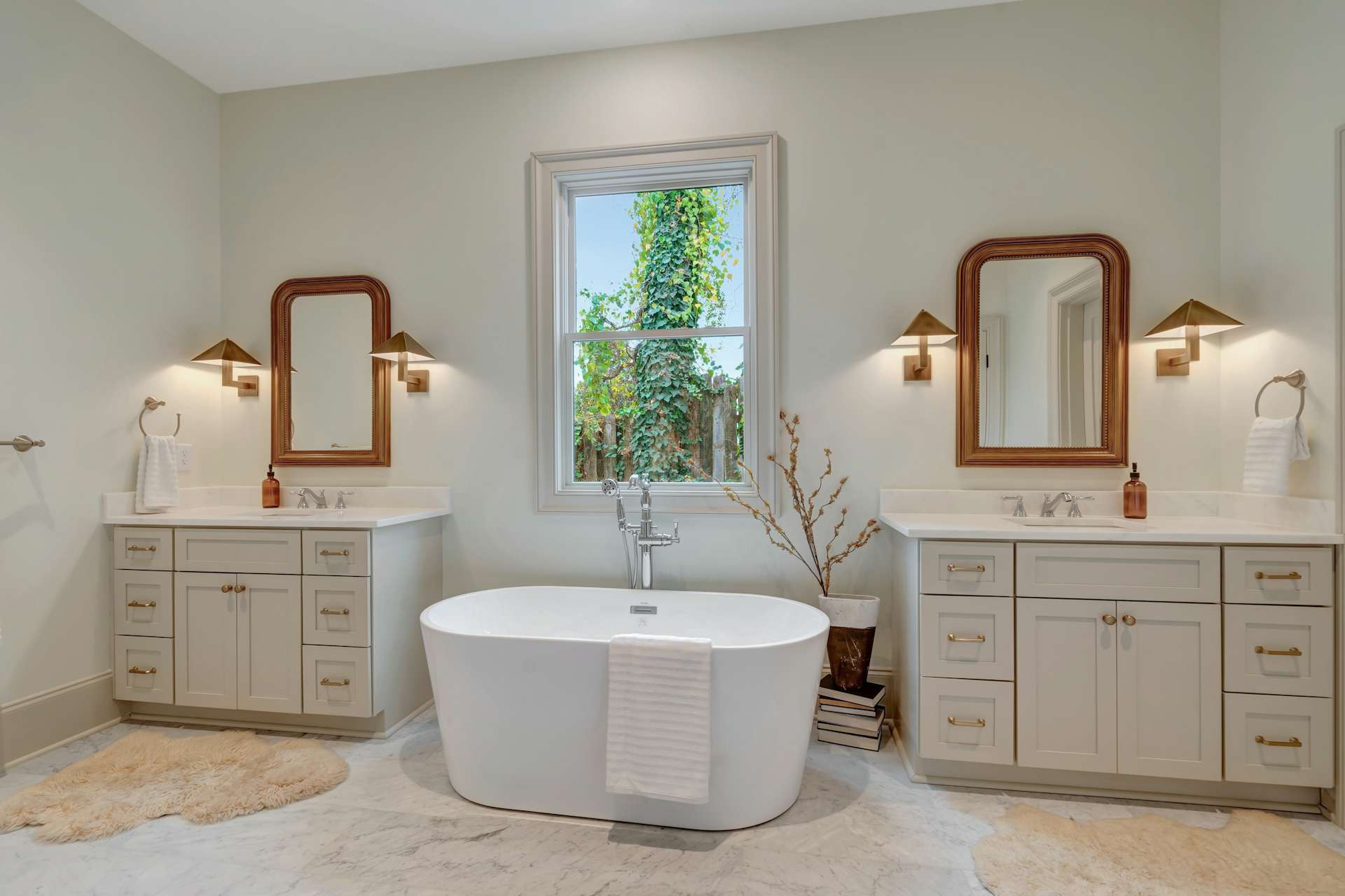 Photo 11 of 13 in This $2.8M Nashville Home Was Built in 1850, But It ...