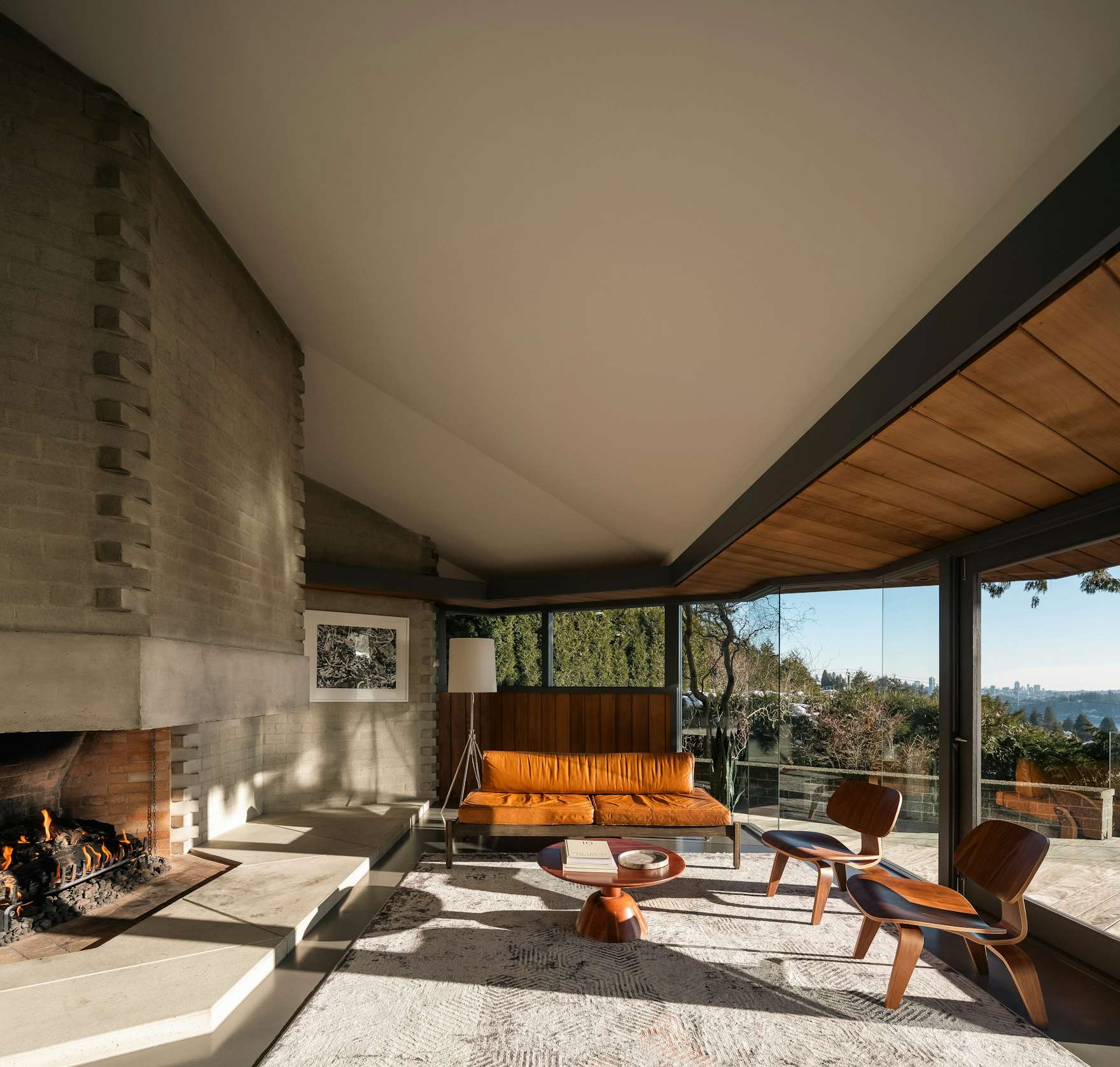 Photo 3 of 14 in Ron Thom’s Carmichael House Just Hit the Market Near ...