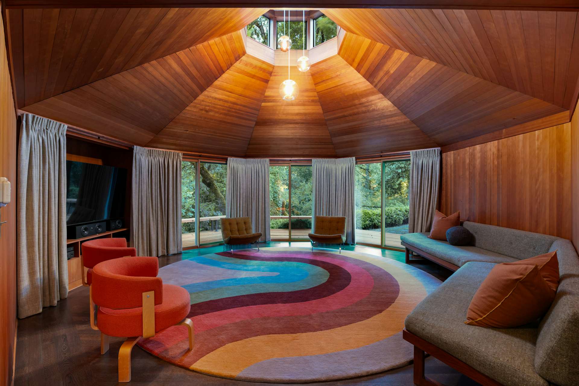 Photo 2 of 14 in The Dramatic Octagonal Living Room Makes This $5.2M ...