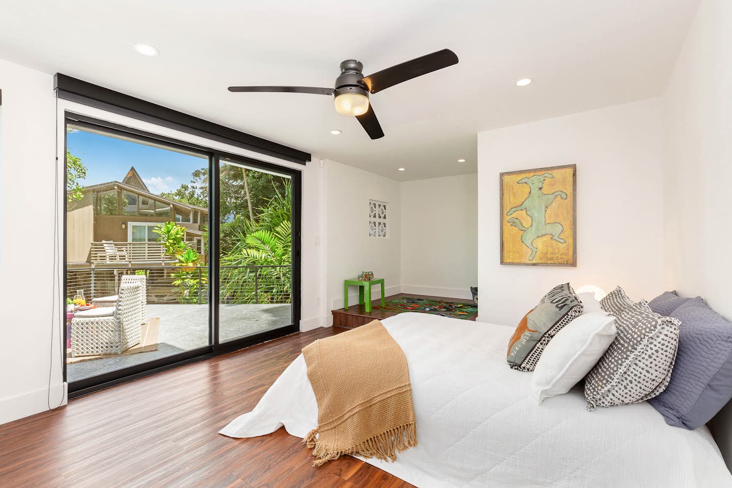 Photo 11 of 14 in In Hawaii, an A-Frame Home With A-Plus Views Seeks $2 ...