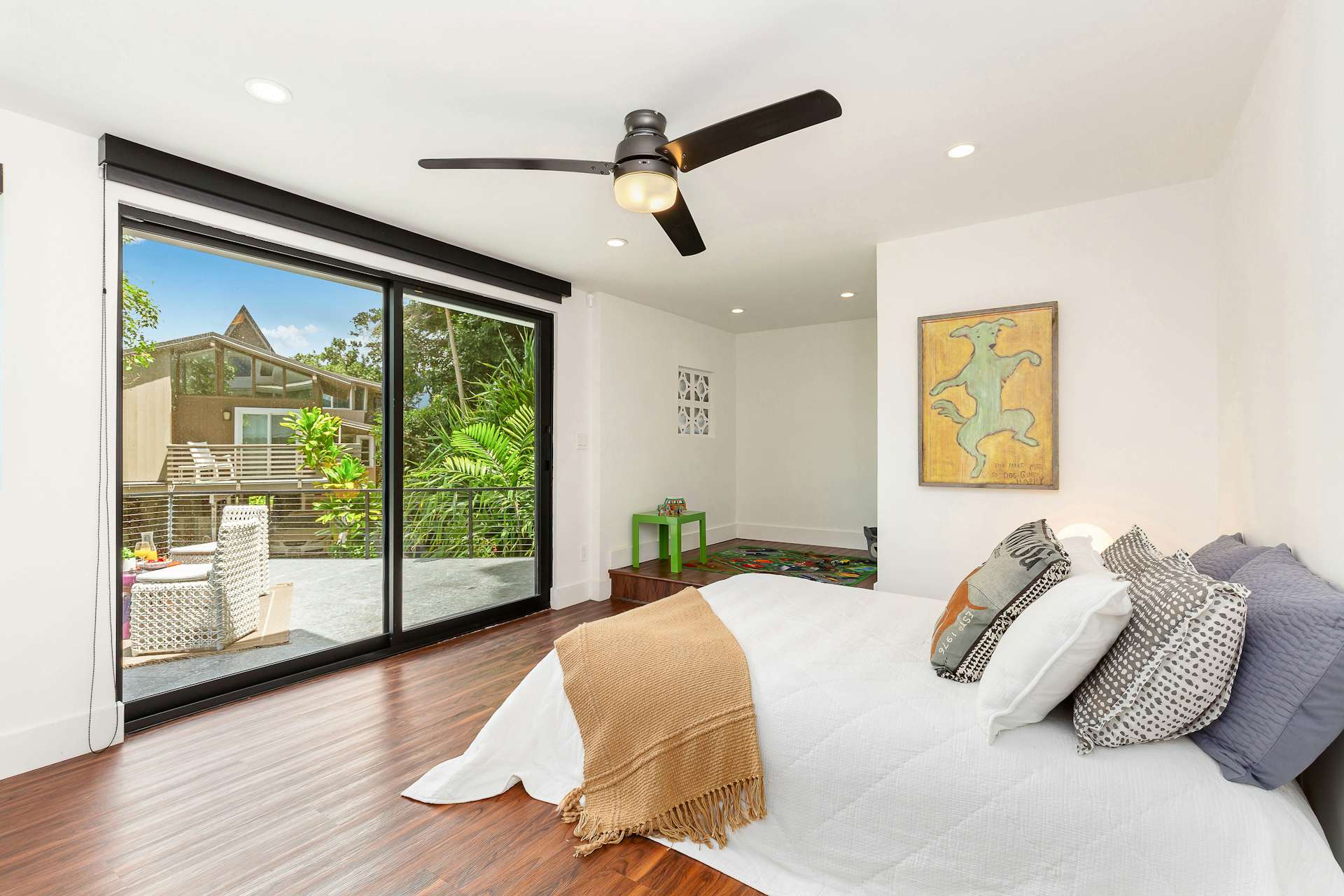 Photo 11 of 14 in In Hawaii, an A-Frame Home With A-Plus Views Seeks $2 ...