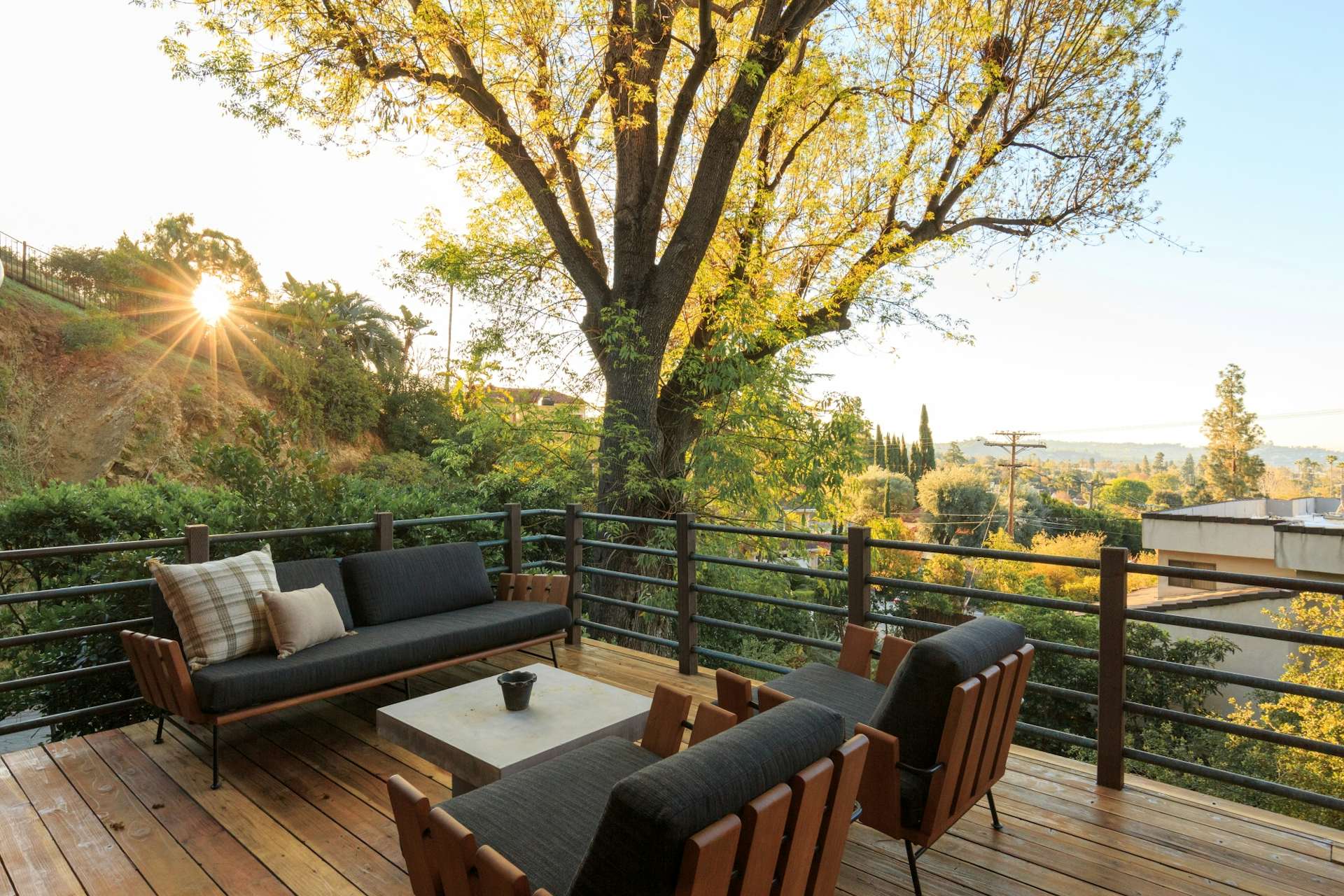 Photo 7 of 15 in Tucked High in the Treetops Overlooking L.A., This Buff & Hensman Midcentury ...