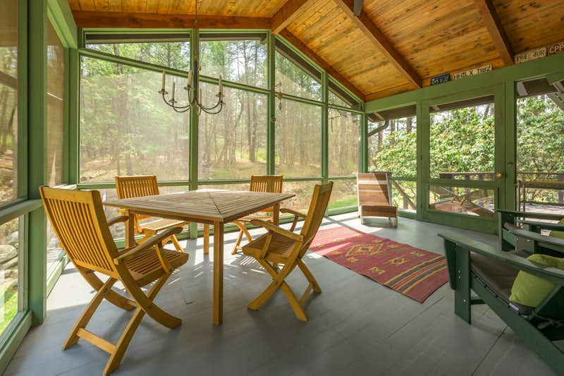 Photo 7 of 12 in For $849K, You Can Score a Spruced-Up Cabin in the ...