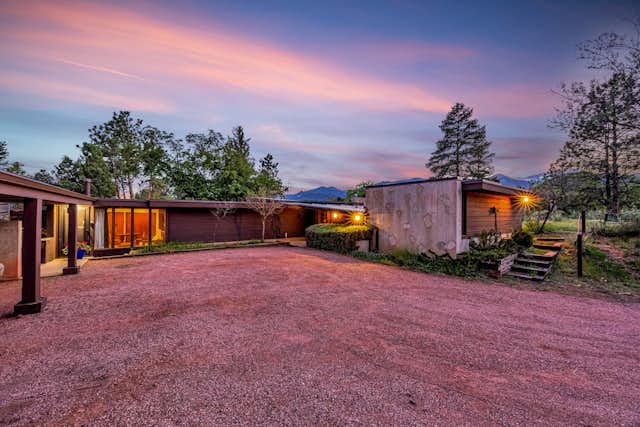 Photo 9 of 10 in Frank Lloyd Wright’s Granddaughter Designed This $1.2M ...