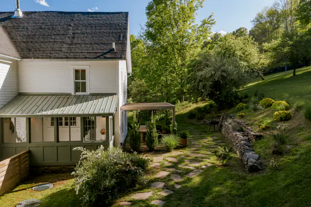 Photo 2 of 16 in This $1.3M Farmhouse in Upstate New York Is Straight ...