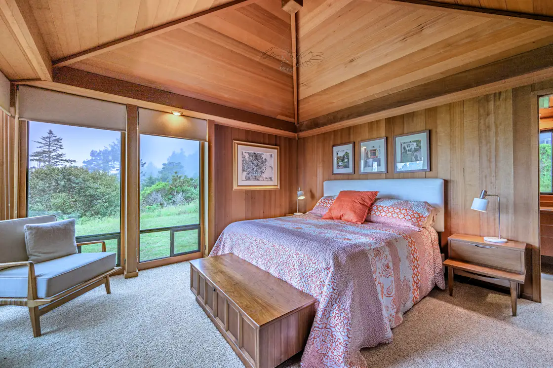 Photo 14 of 17 in A Rare, Early Sea Ranch Home by Carson Bowler Hits ...