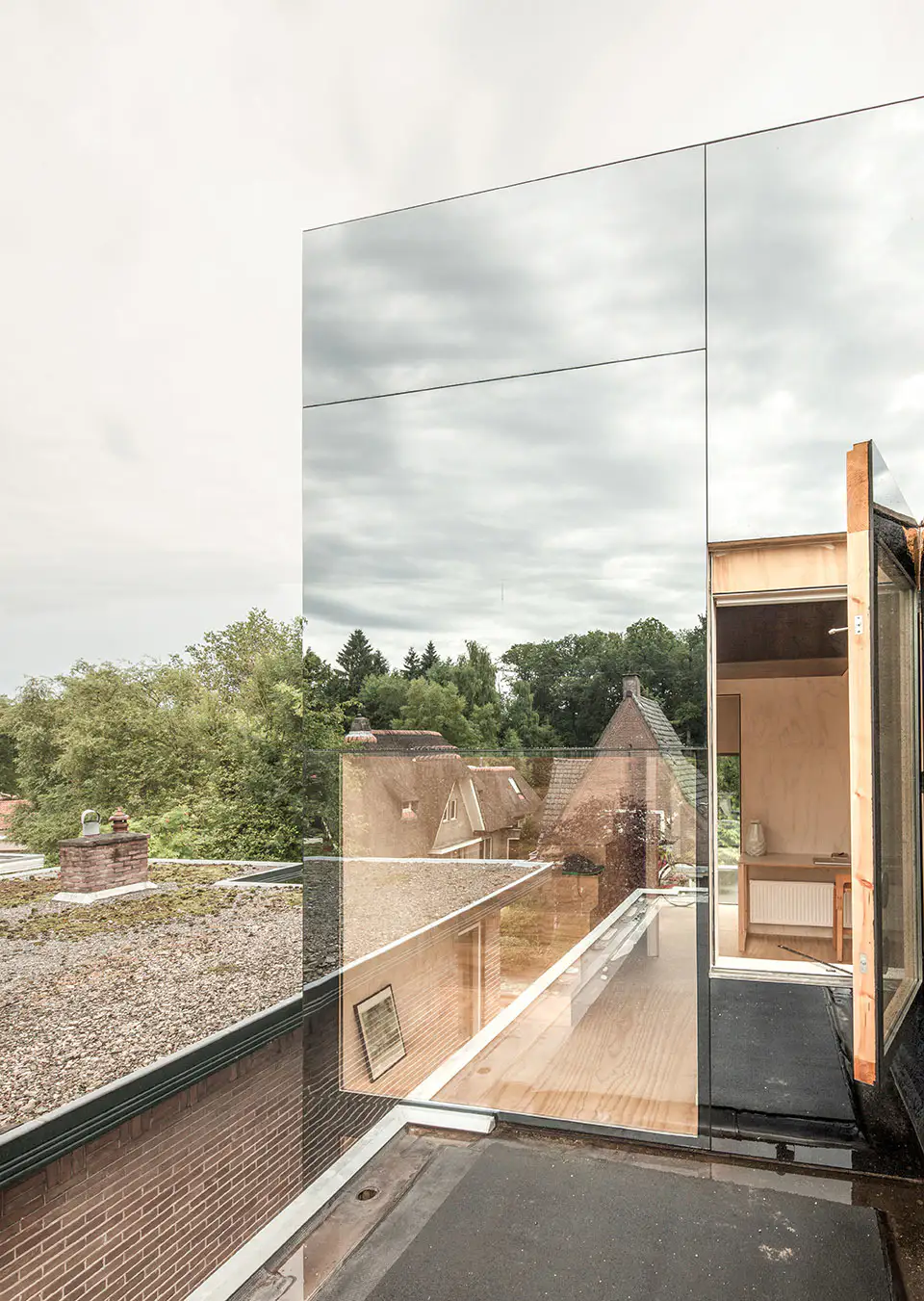 13 Mind-Boggling Buildings With Mirrored Glass Exteriors - Dwell