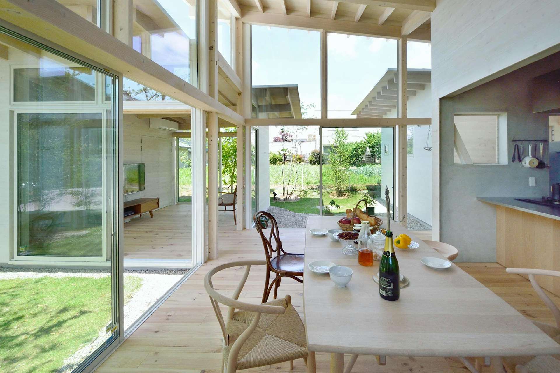 Six-Sheet Roof House (11 Photos) - Dwell