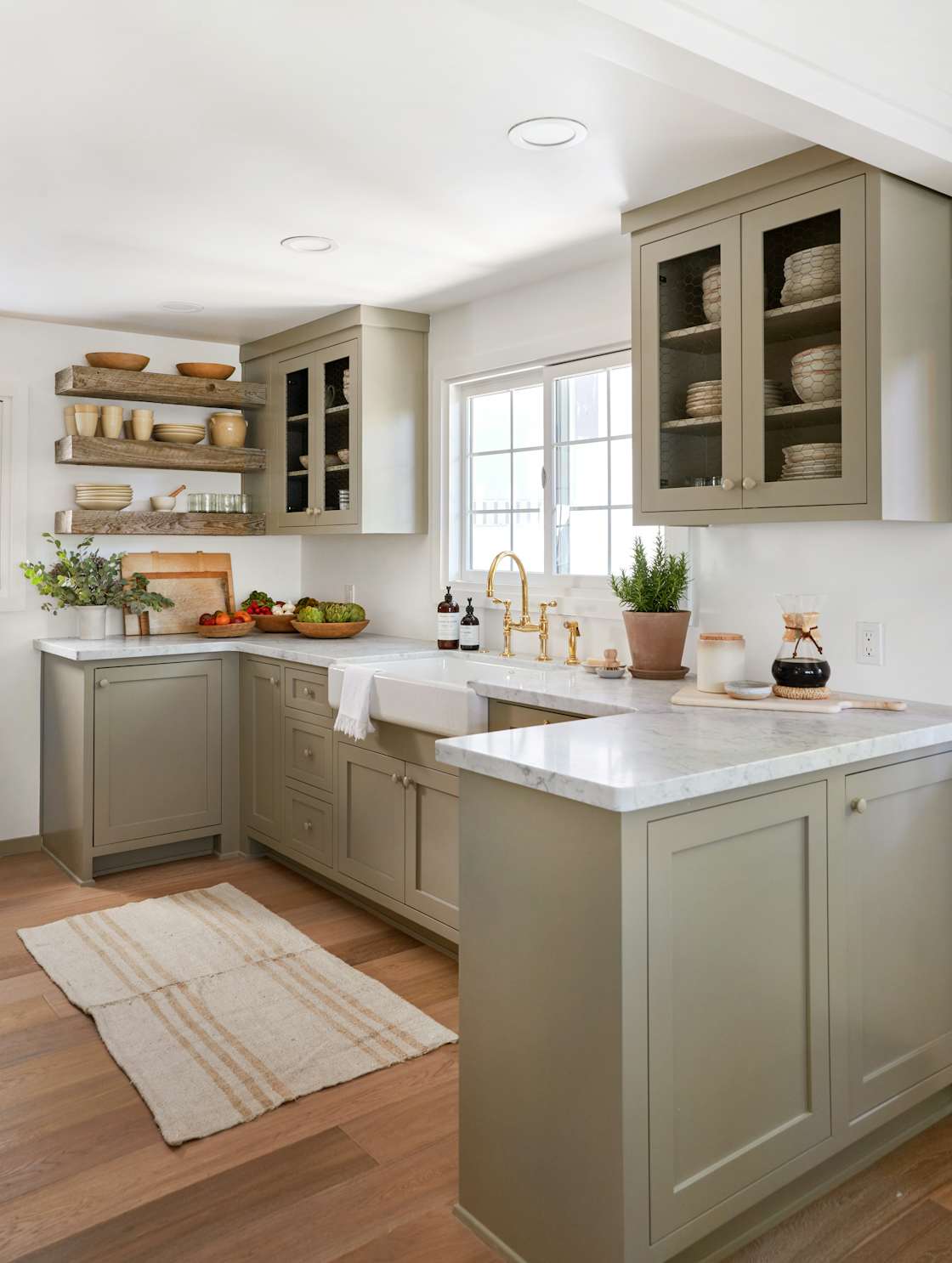 Photo 5 of 9 in Before & After: Jenni Kayne’s Renovated Lakeside ...