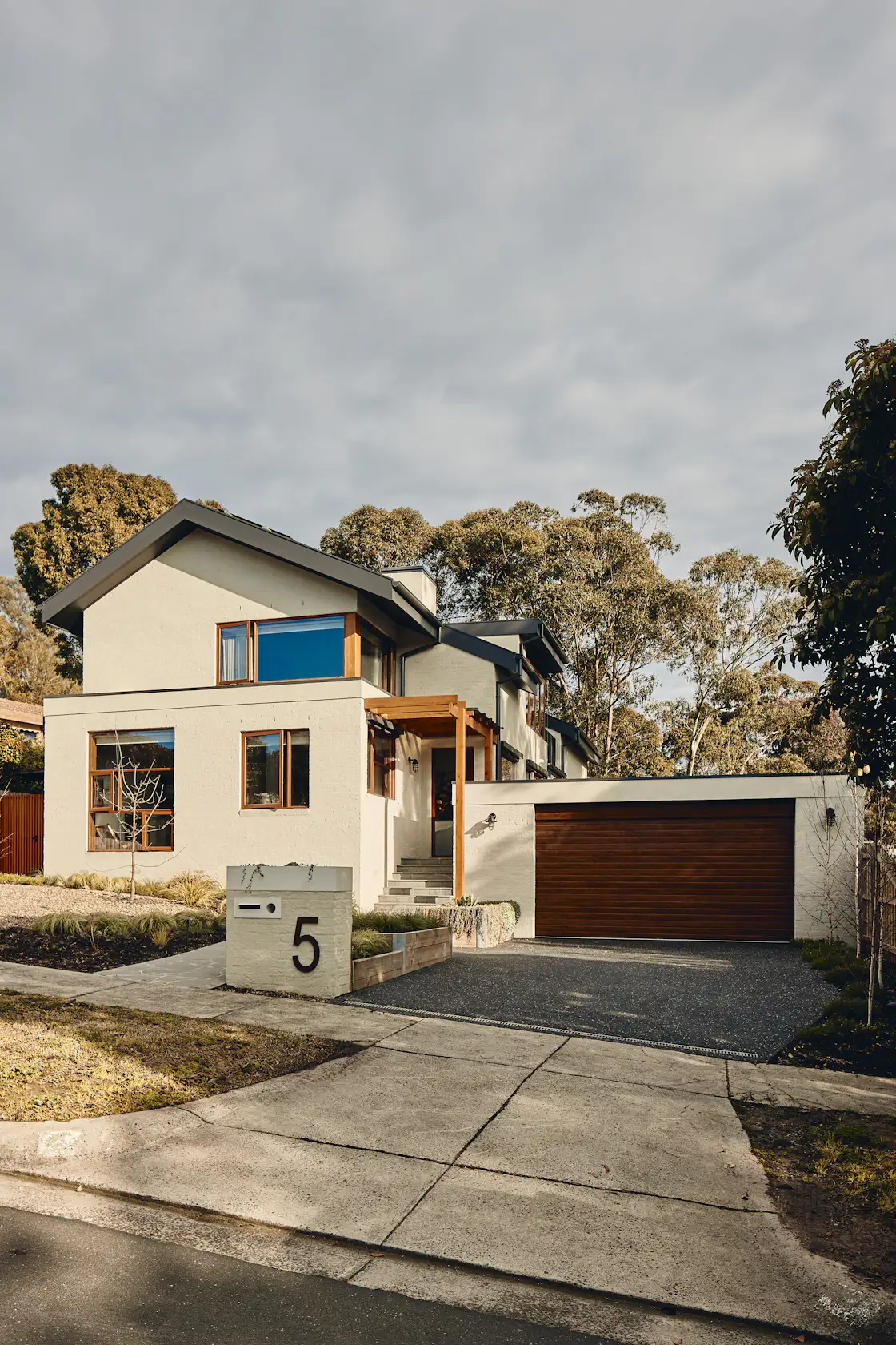 They Made a New Life in Australia, and Built a Family Home That Merges ...