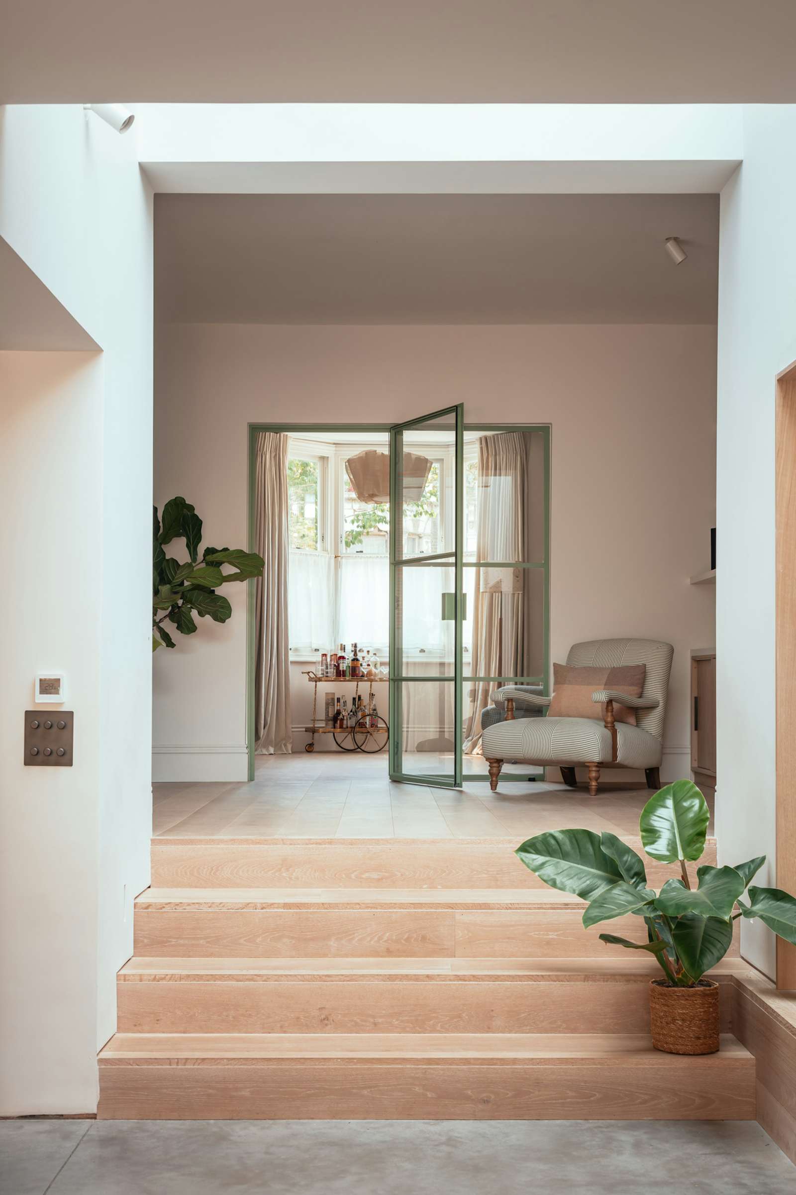 Photo 2 of 11 in The Garden Is the Heart of This Revived London Terrace ...