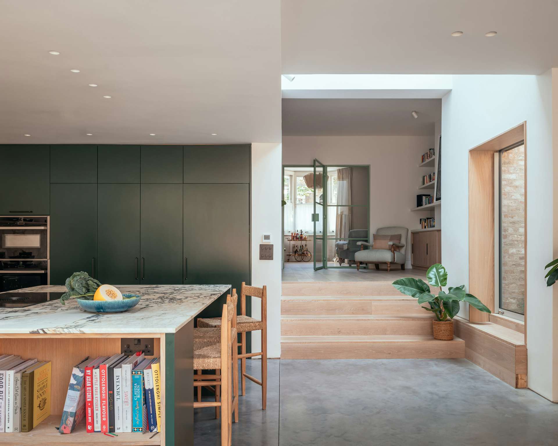 Photo 3 of 11 in The Garden Is the Heart of This Revived London Terrace ...