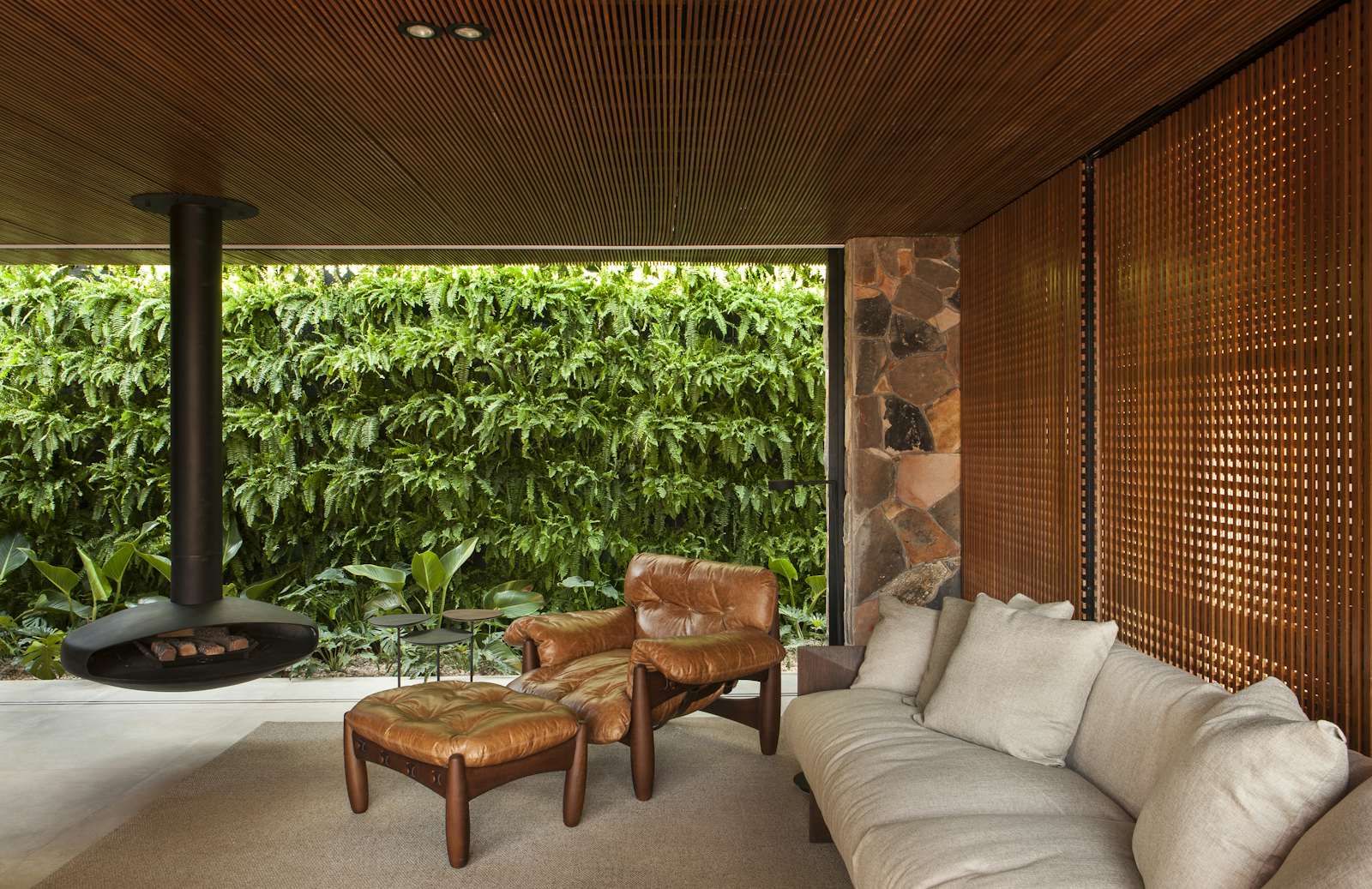 Photo 3 of 14 in An Incredible Brazilian Home That Celebrates Art ...