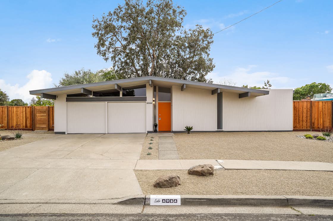 Photo 13 of 14 in This Meticulously Restored Eichler in the Bay Area ...