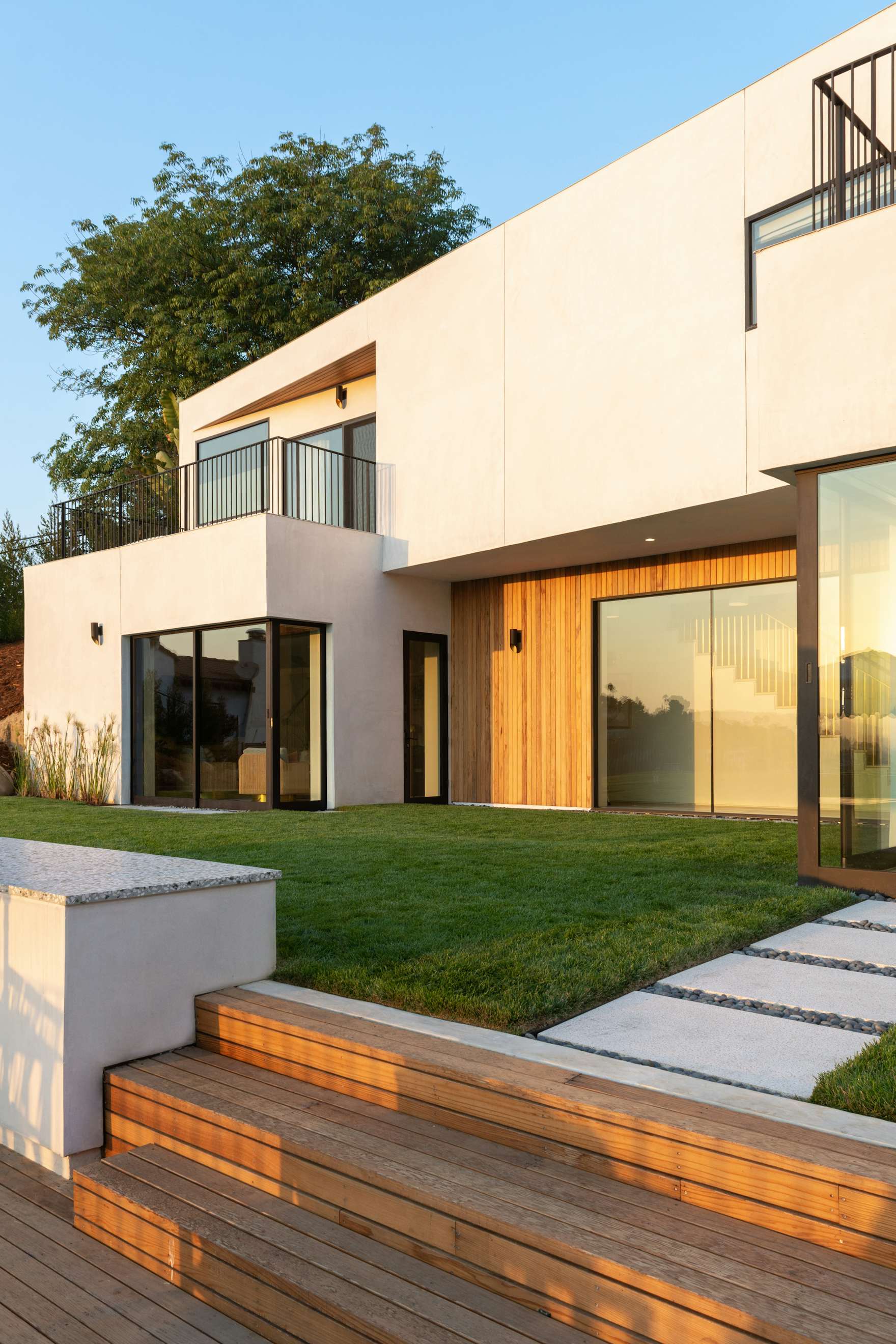 Photo 10 of 10 in This Live/Work Compound Is Carved Into a Los Angeles ...