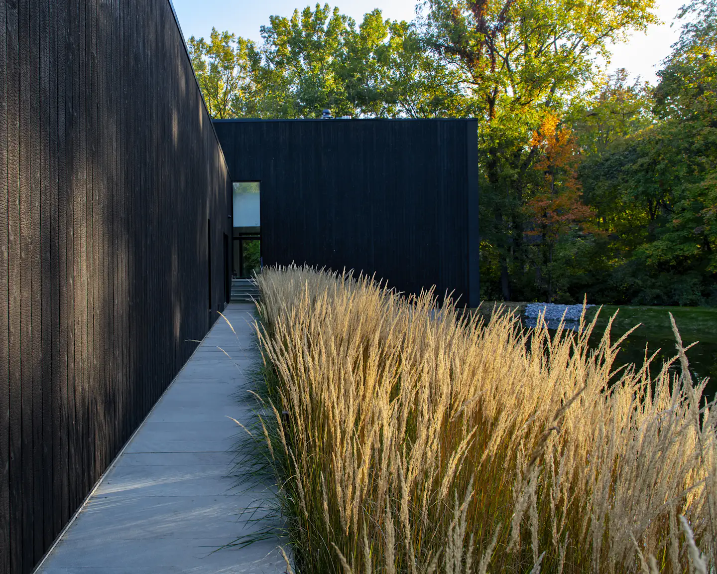 This Plus Sign-Shaped Home in Central Indiana Knows All Its Angles - Dwell
