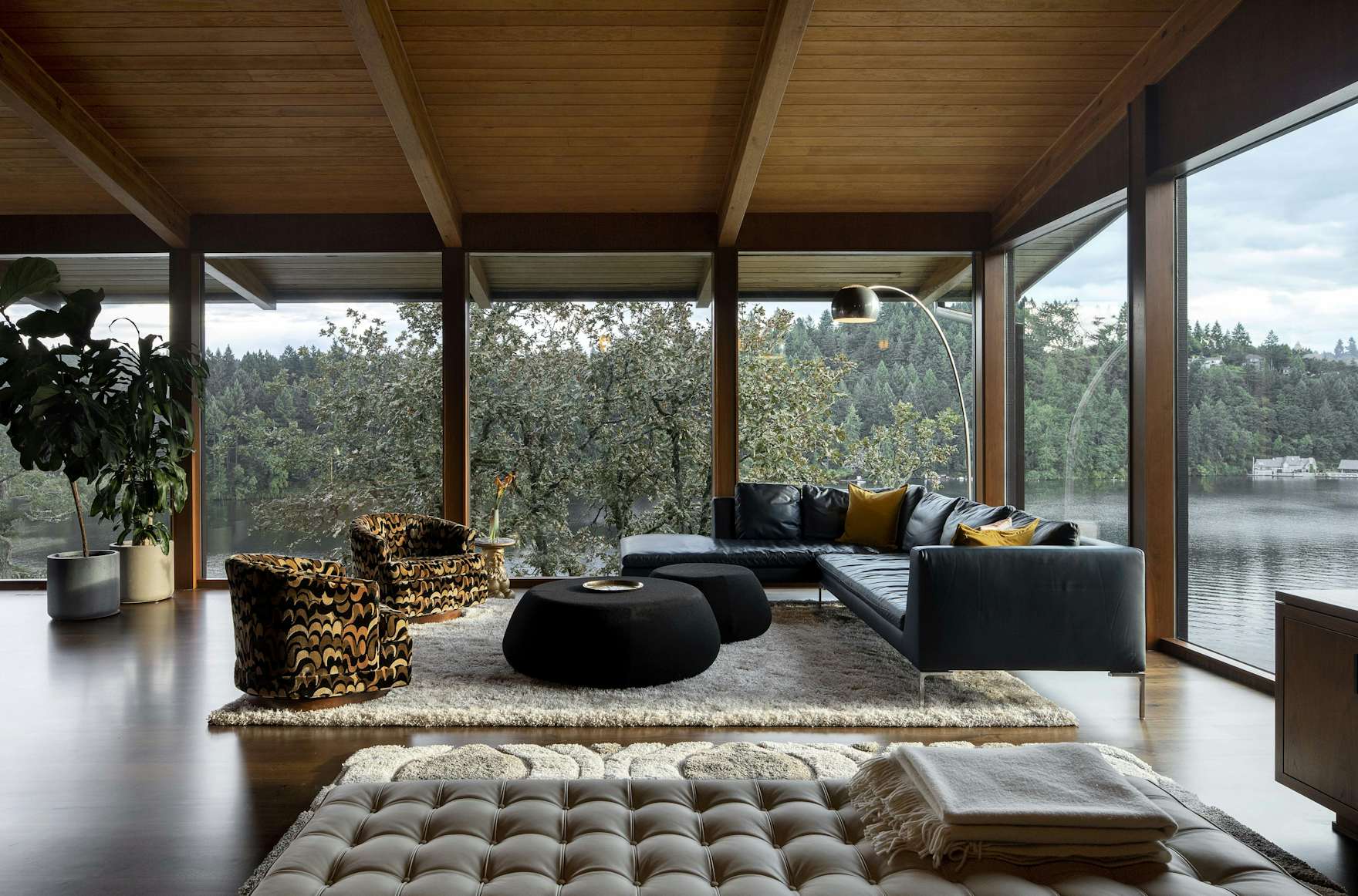 Photo 7 of 7 in A Restored ’60s Home on Lake Oswego Channels Swanky ...