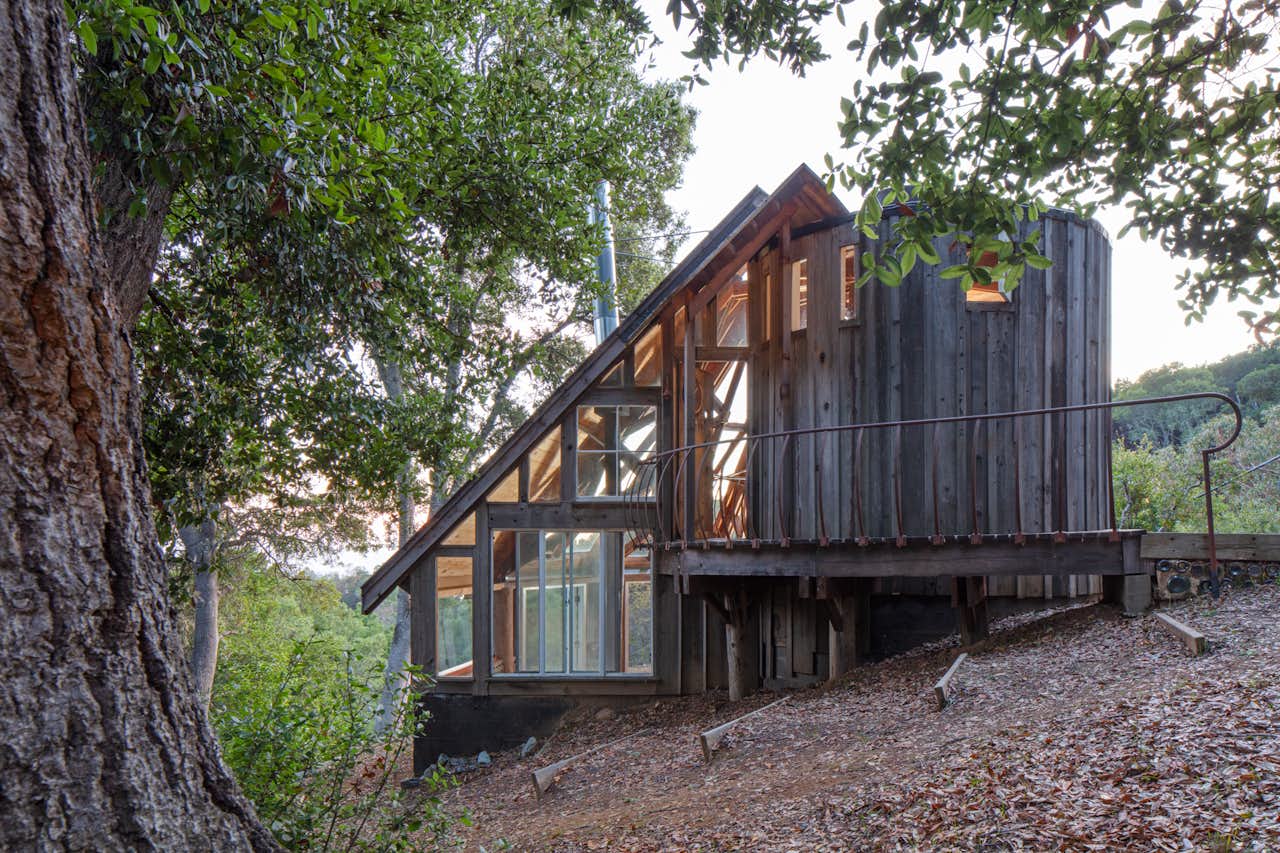 Architect Mickey Muennig’s Big Sur Home Lists for $7M - Dwell