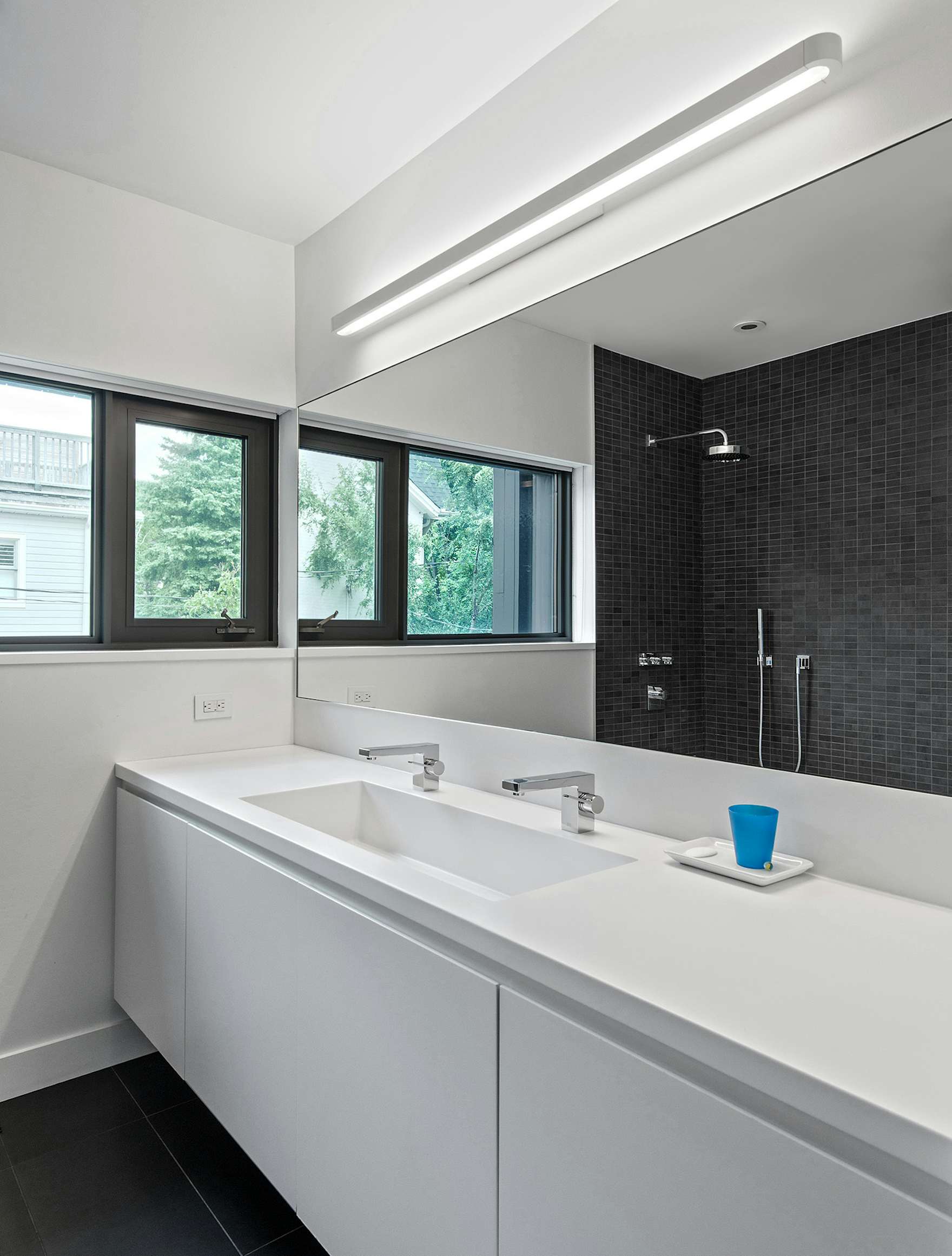 Photo 11 of 16 in Contrast House by DUBBELDAM Architecture + Design - Dwell