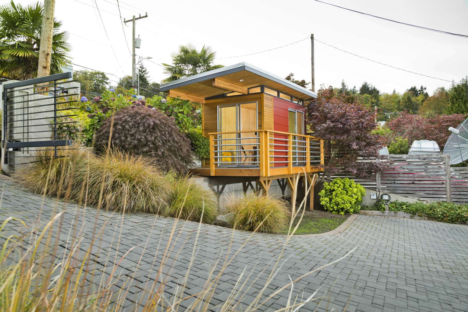 Photo 3 of 13 in Modern-Shed Office Studio by Modern Shed, Inc - Dwell
