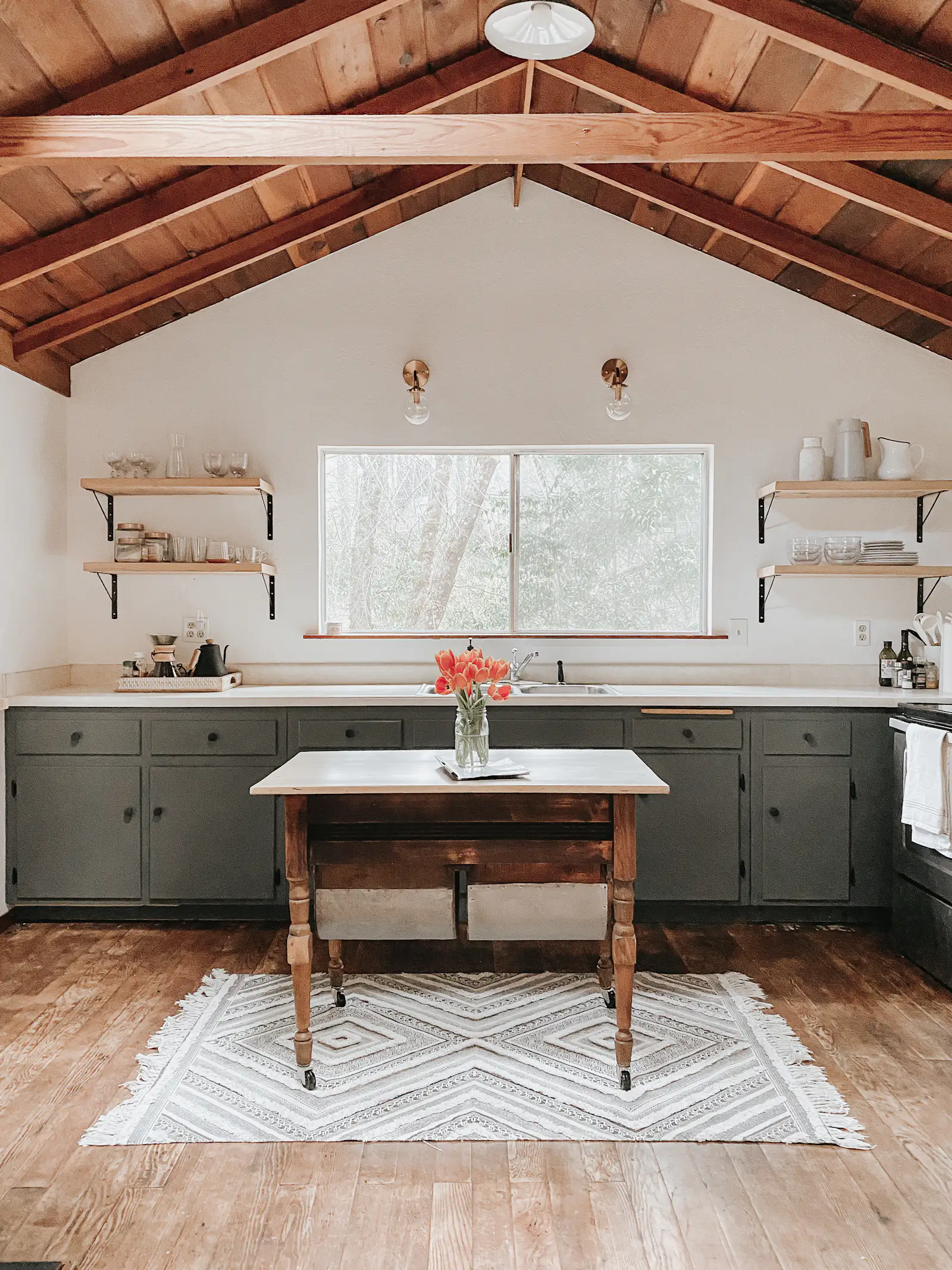 9 “Before & After” Cabin Renovations That Will Make You Look Twice - Dwell