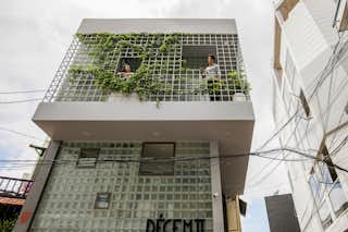 Glass-Block Micro House by ROOM+ - Dwell
