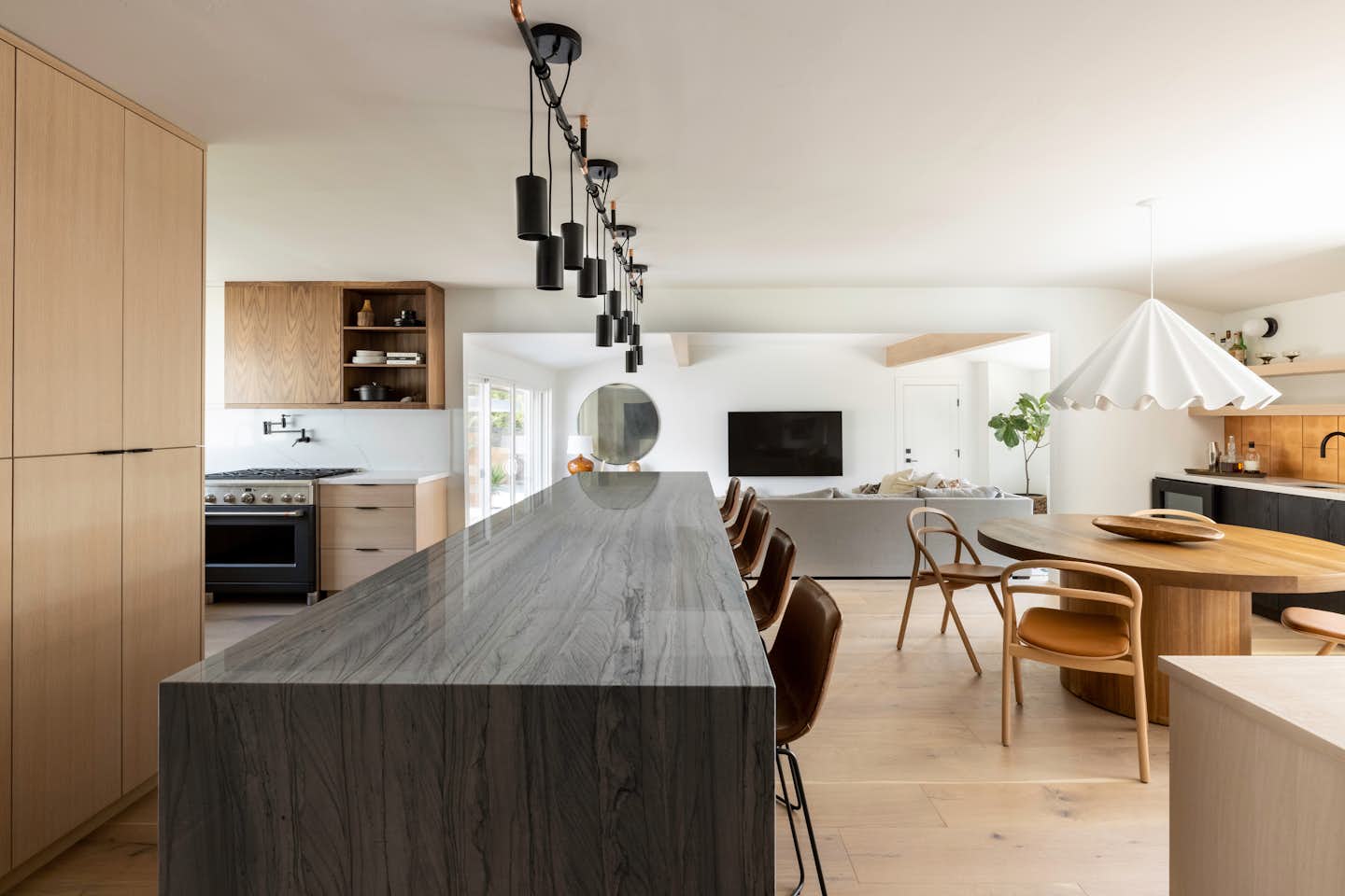 Photo 5 of 16 in Before & After: Raw and Refined Materials Bring ...