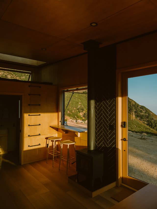 Photo 6 of 11 in This Tiny Cabin Takes Remote Work to a Whole New Level ...