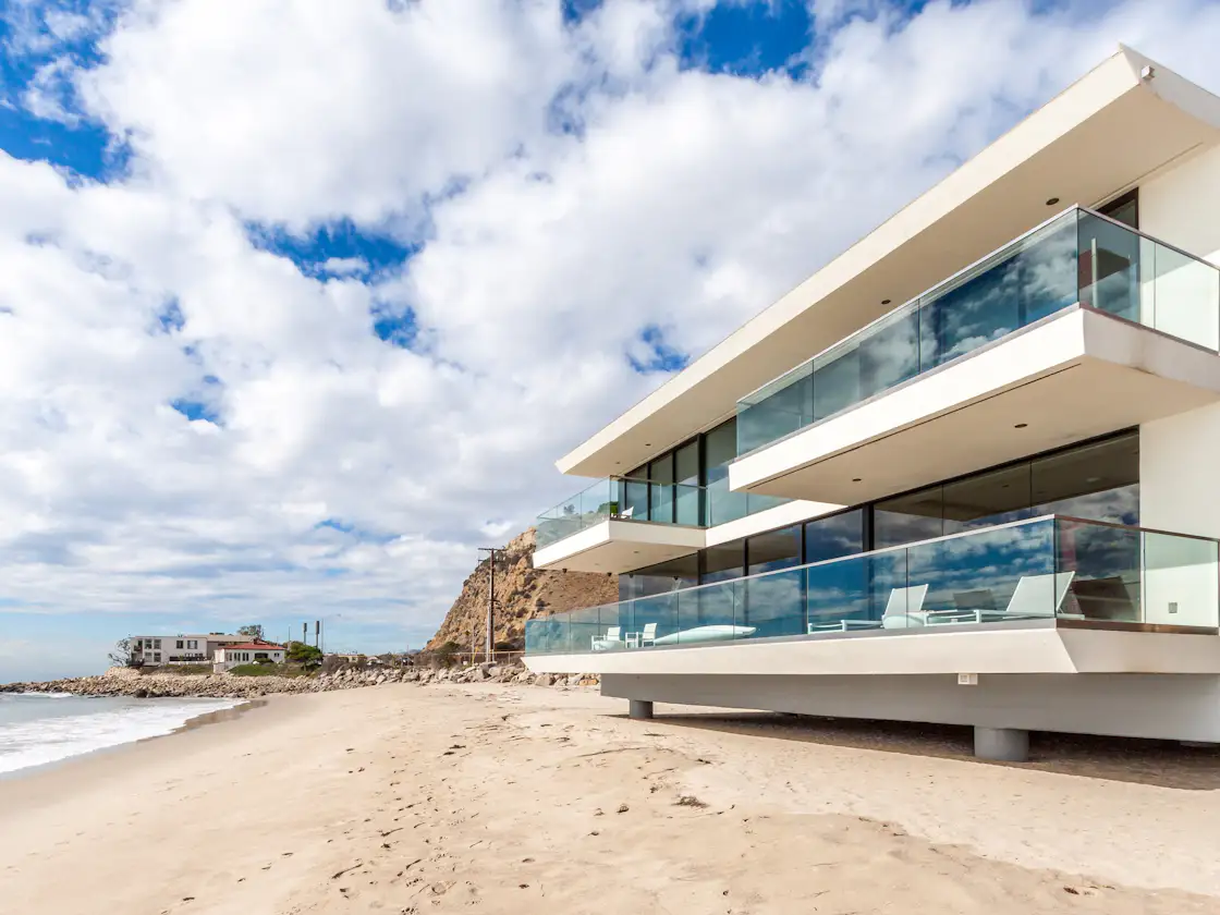 Coastal Contemporary: 10 Modern Seaside Homes - Dwell