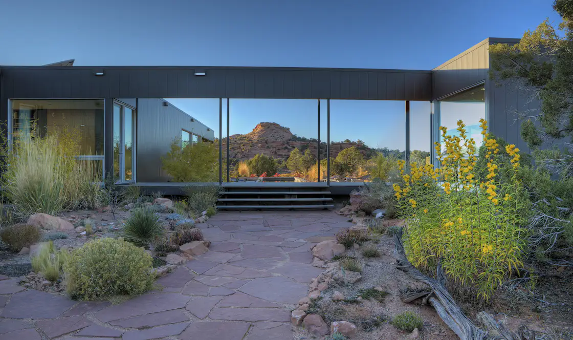 Photo 4 of 5 in A Picturesque Desert Retreat in Utah Asks $1.995M by ...
