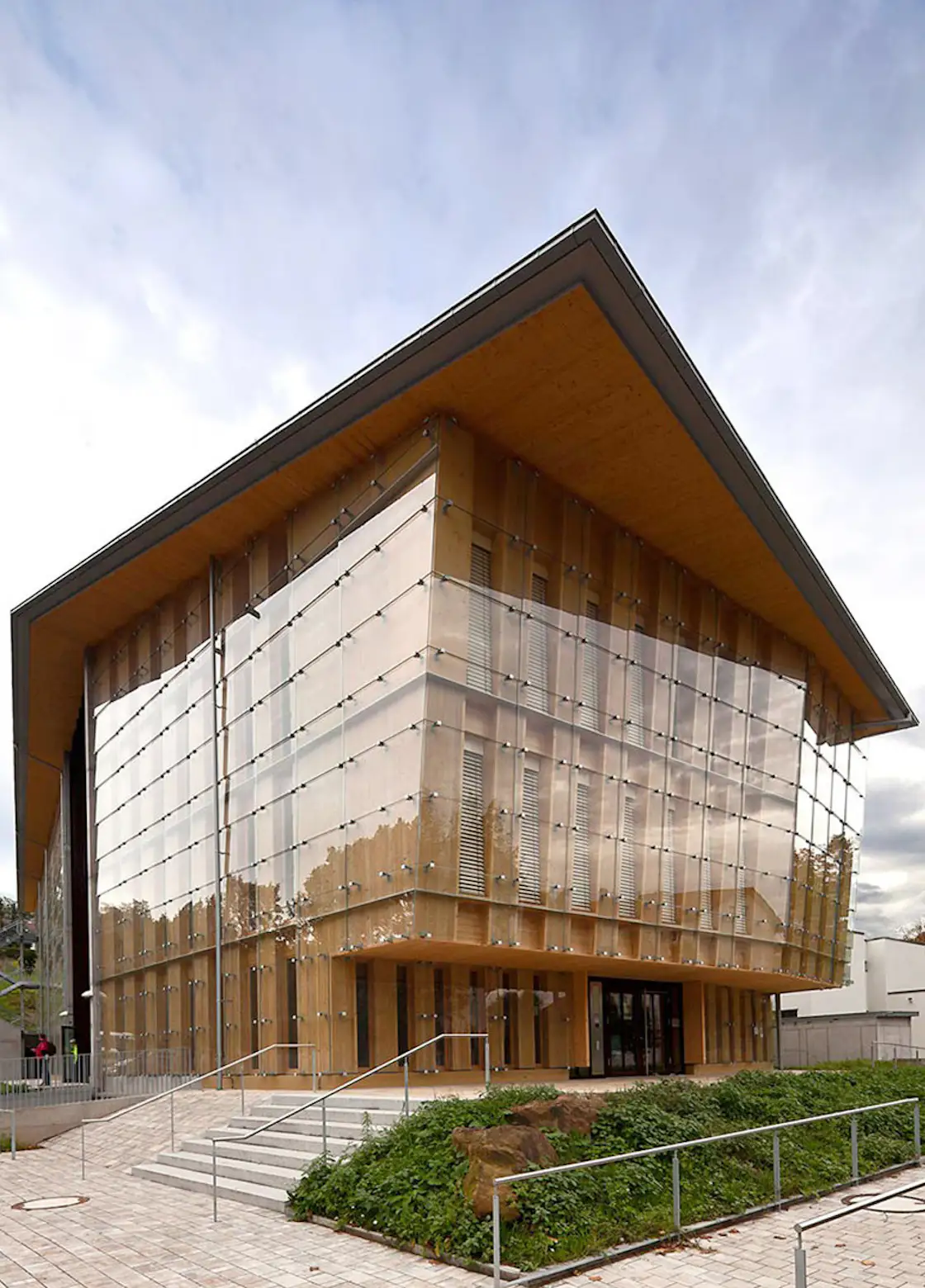 Glass Takes Center Stage in These 10 See-Through Homes - Dwell