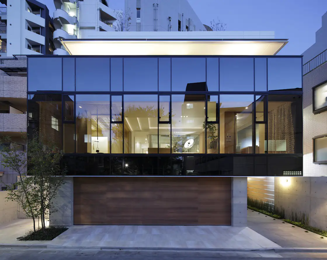 Glass Takes Center Stage in These 10 See-Through Homes - Dwell