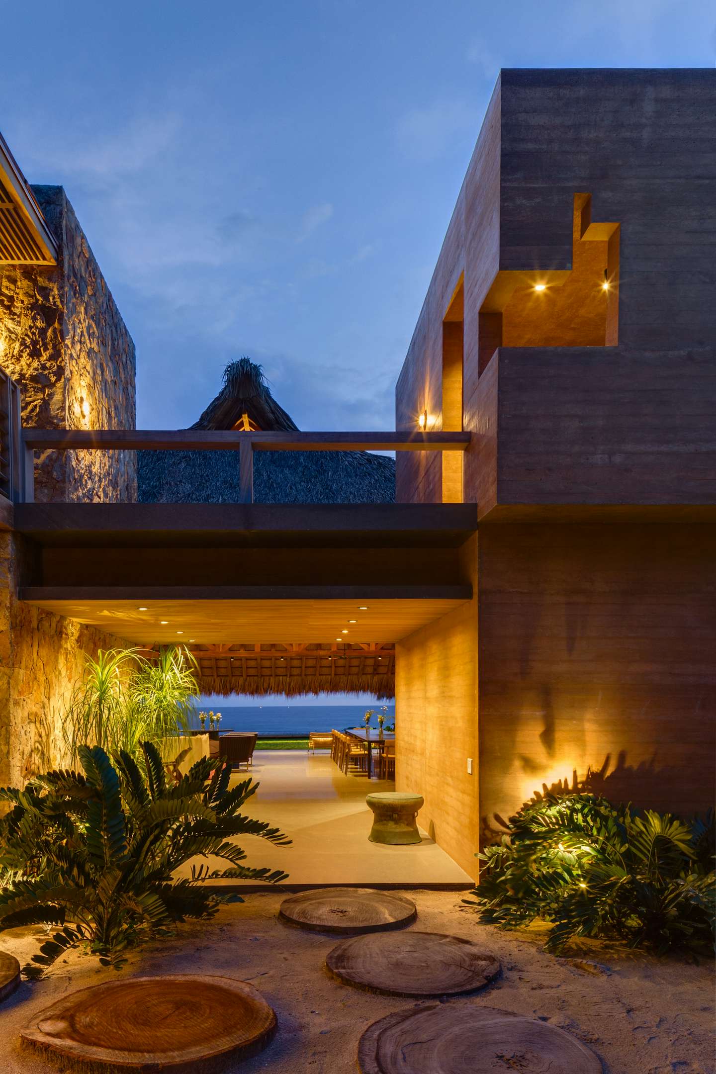 Photo 3 of 14 in This Expansive Beachside Home on Mexico's Pacific ...