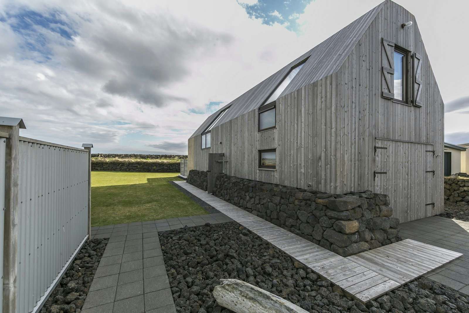 Photo 11 of 30 in 10 Incredible Rentals For Your Dream Trip to Iceland ...