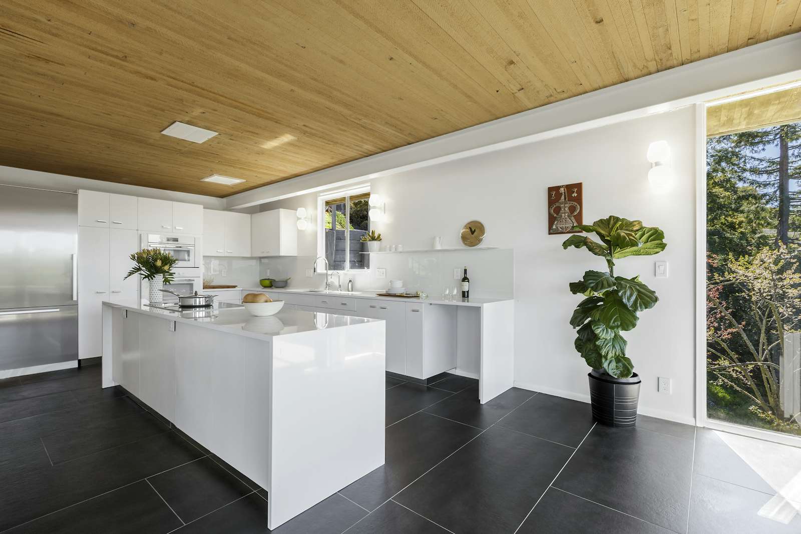 Photo 12 of 17 in Harrison House by Dwell from Spend the Night in an ...