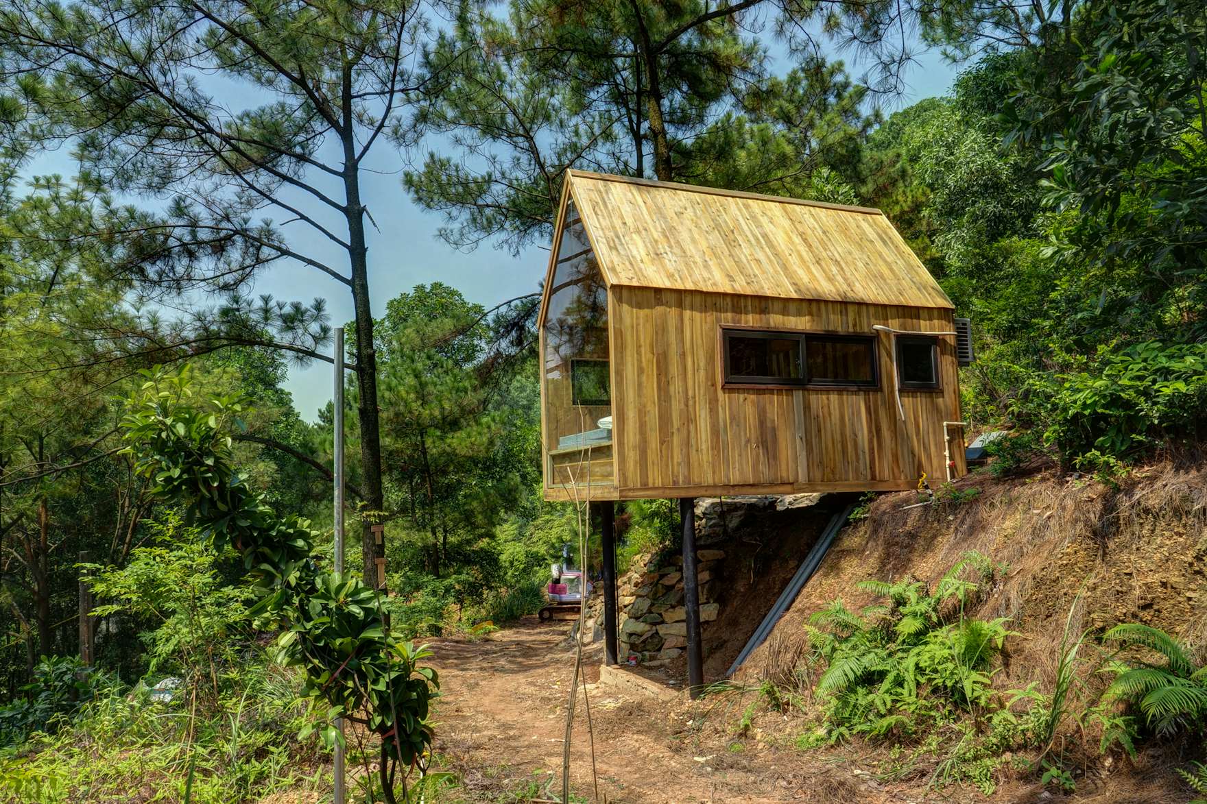 Photo 3 of 15 in This Minimalist Cabin in Vietnam Is the Perfect Forest ...